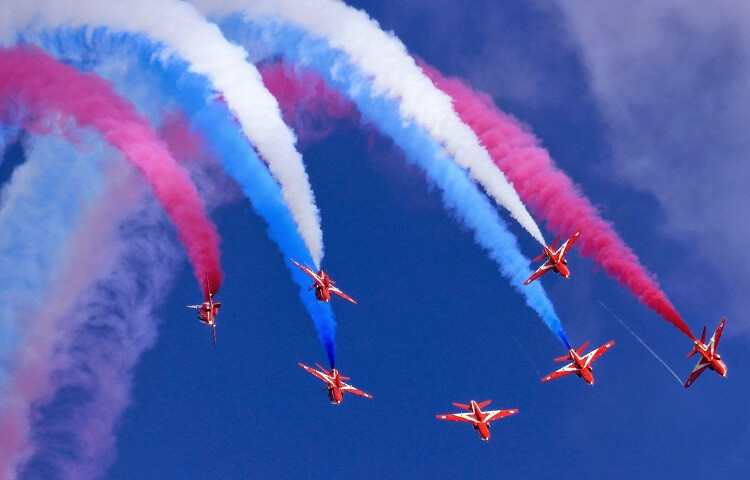 Top 5 Places to See the Red Arrows